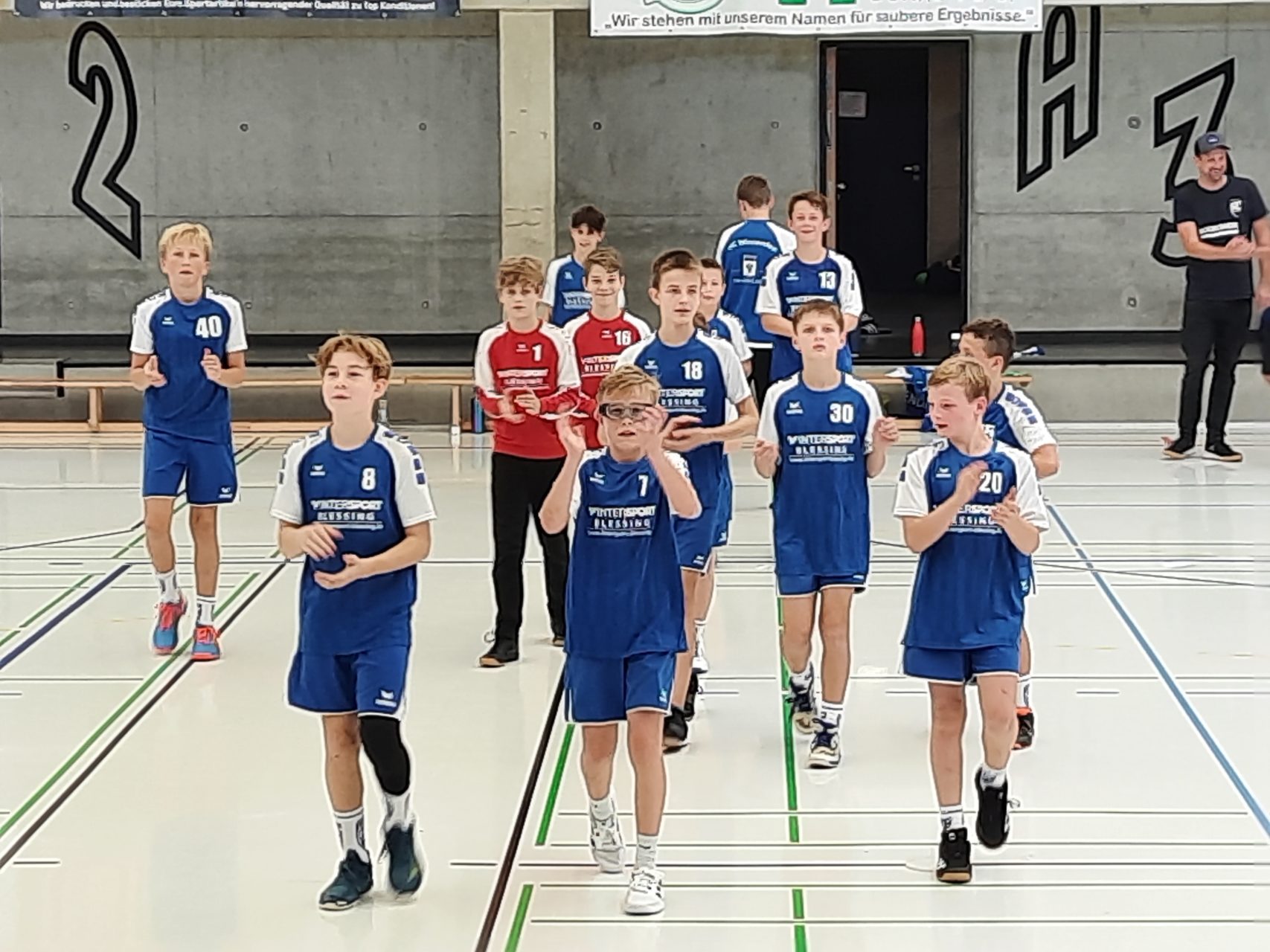 Männliche D-Jugend mit noch weißer Weste – Handball Club Winnenden